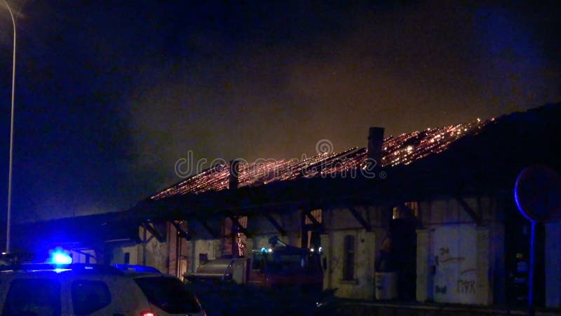 Old warehouse on fire stock footage. Video of burn, blaze - 92413154