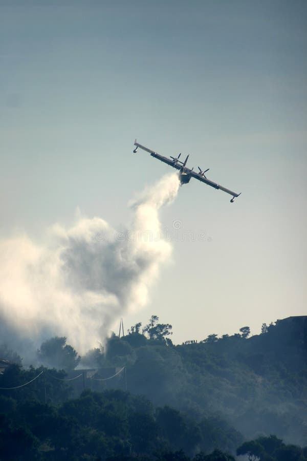 Firefighting plane editorial stock image. Image of forest - 30079114