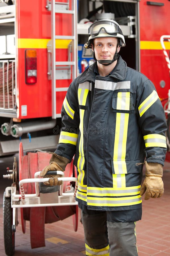 Firefighters briefing editorial photo. Image of bodywork - 28159866