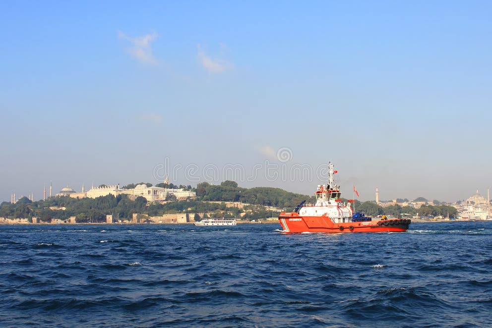 Firefighter Ship editorial image. Image of safety, harbour - 26065415