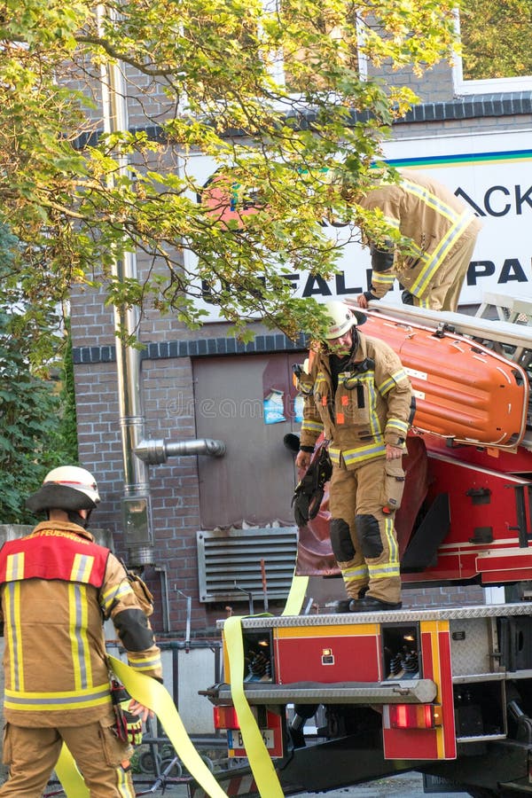 Firefighters, Berlin, Germany Editorial Image - Image of inferno, heat ...