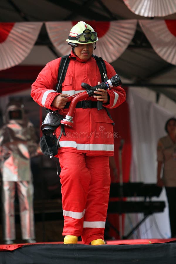 Firefighters editorial image. Image of firefighters, service - 72094445