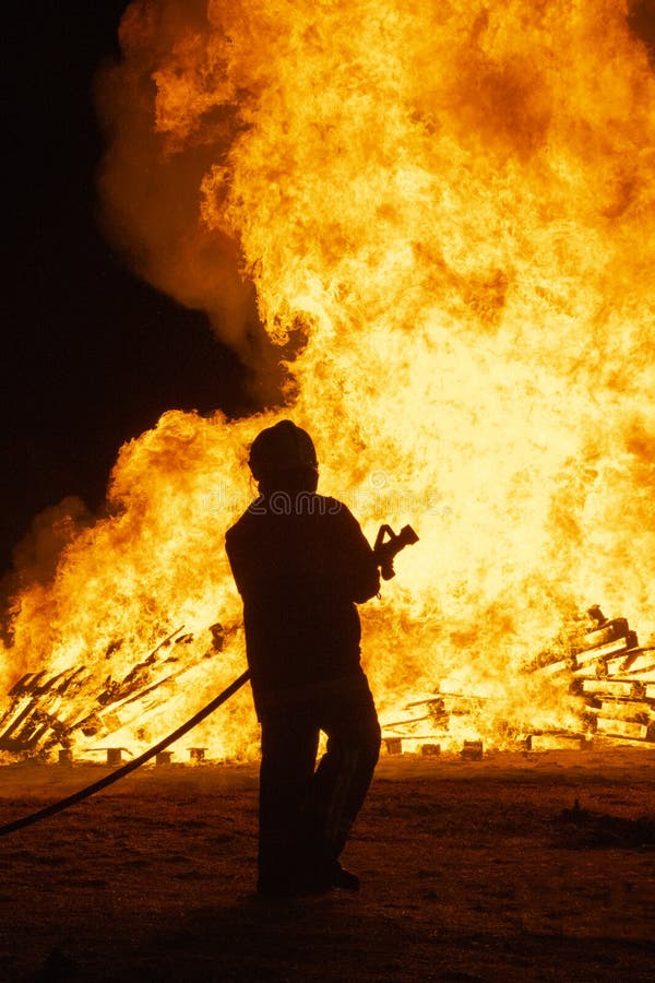 302 Fire Extinguisher Putting Out Fire Stock Photos - Free & Royalty ...