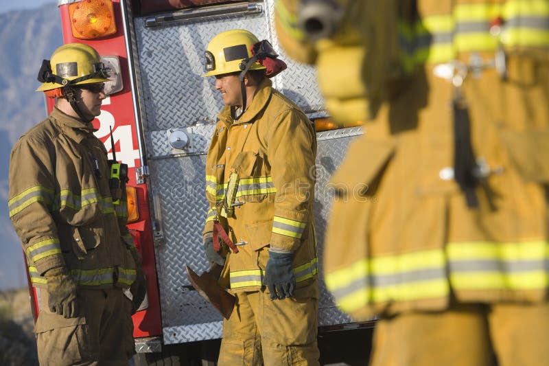 African Female Firefighters Helped Extinguish a Bush Veld Fire ...