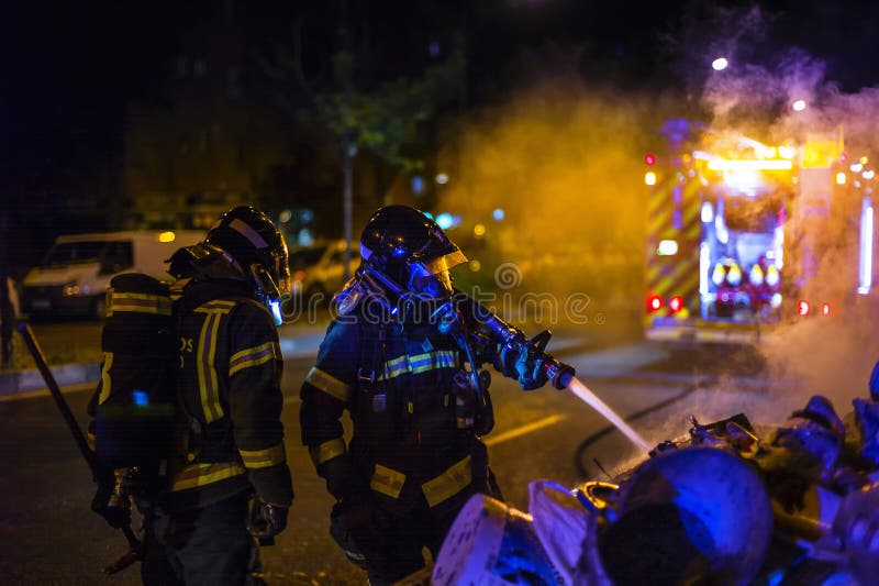 The Firemen Work in a Night Fire. Madrid Spain Editorial Photography ...