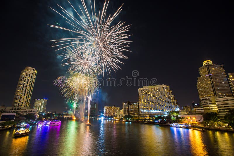 Firework at Chao Phraya River in Countdown Celebration Party 2016 Stock ...