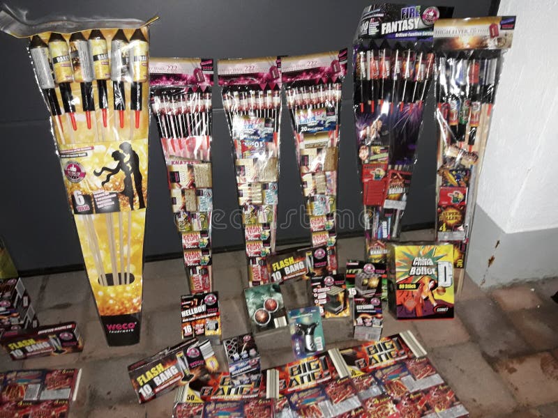 Firework editorial stock image. Image of weco, rockets - 107148649
