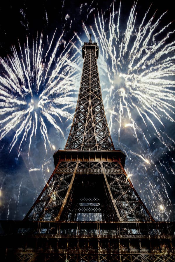 Fireworks Over the Eiffel Tower New Year in Paris Editorial Image ...