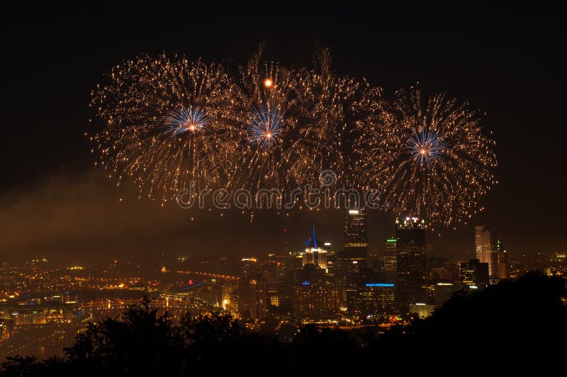 Fireworks Over Pittsburgh, Pennsylvania, USA Editorial Photography ...