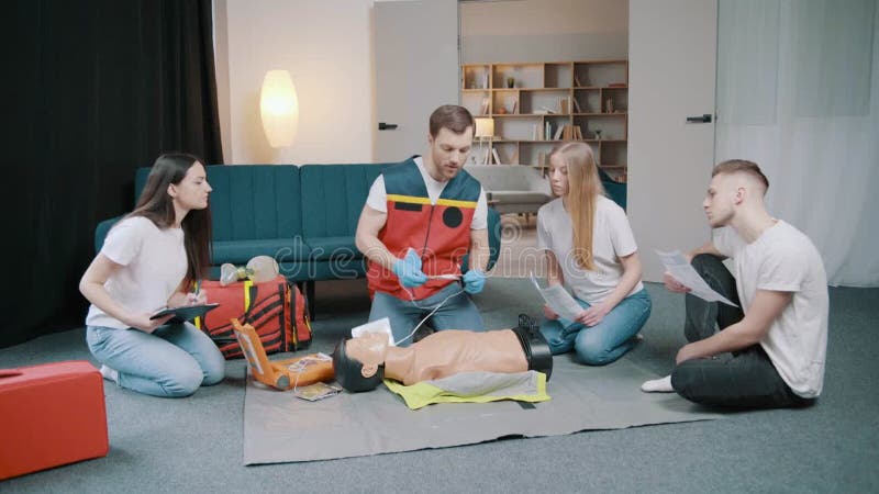 First Aid Cardiopulmonary Resuscitation Training Demonstration ...