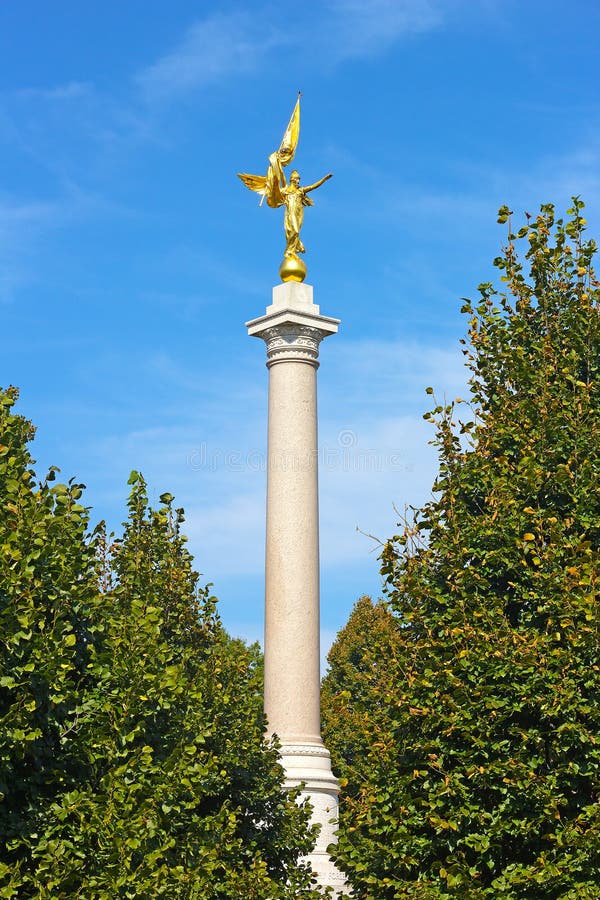 The First Division Monument and the Eisenhower Executive Office ...