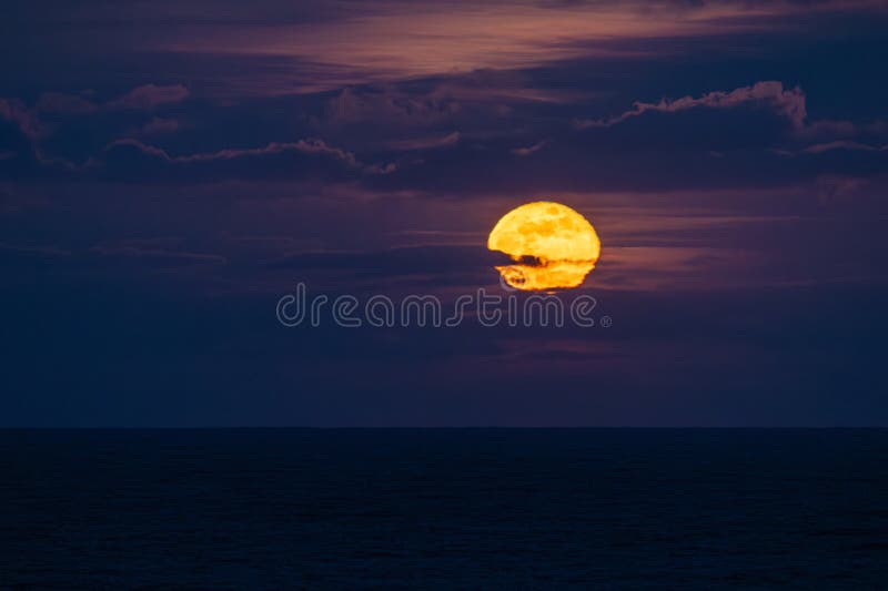 First Full Moon of the Year 2025 Stock Image - Image of moon, full ...