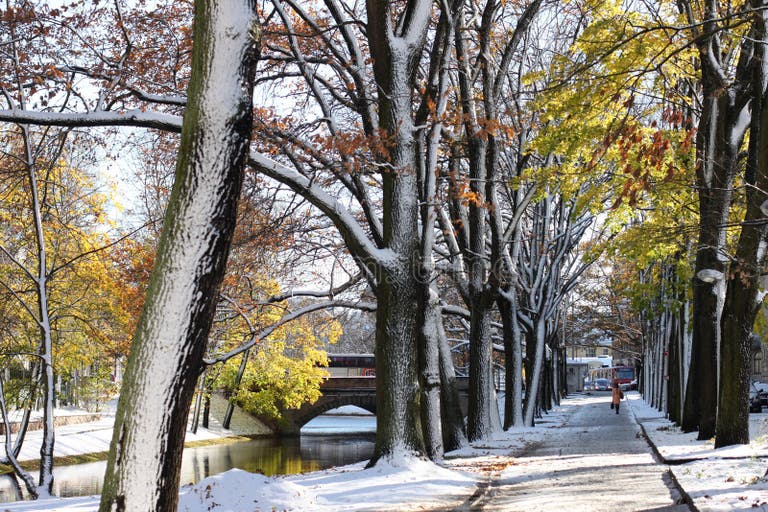First Avenue Bridge White Side Stock Photos - Free & Royalty-Free Stock ...