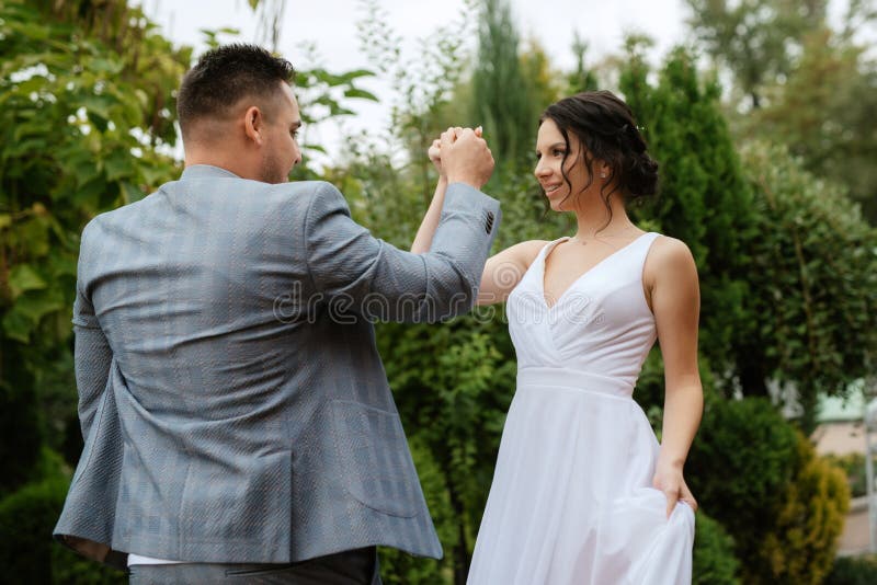 The First Wedding Dance of the Bride and Groom Stock Image - Image of ...