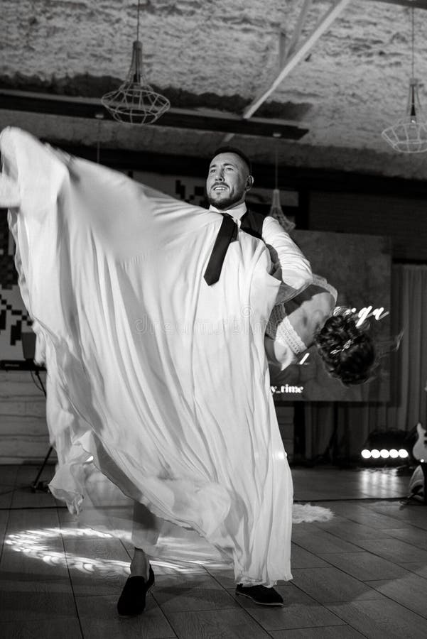 The First Wedding Dance of the Bride and Groom Stock Photo - Image of ...
