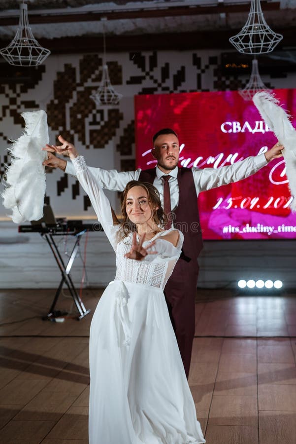 The First Wedding Dance of the Bride and Groom Stock Image - Image of ...