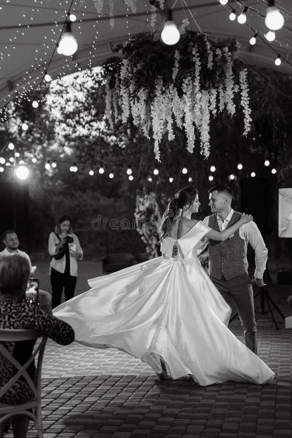 The First Wedding Dance of the Bride and Groom Stock Image - Image of ...