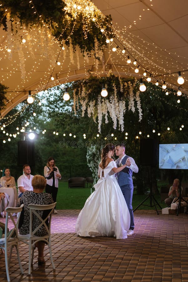 The First Wedding Dance of the Bride and Groom Stock Image - Image of ...