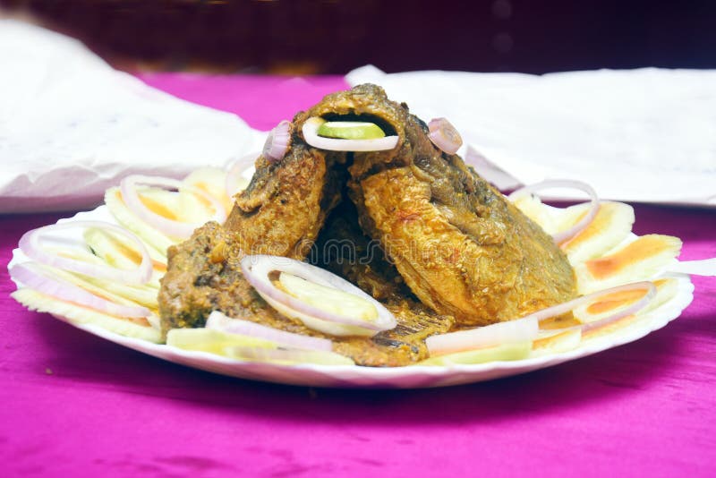 The Fish Head Fried & Cooked . Stock Photo - Image of long, fish: 154916456