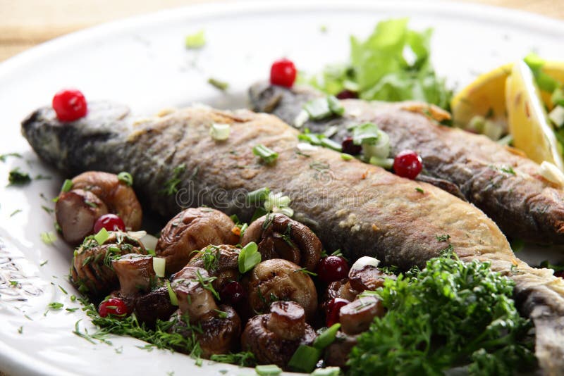 Fish with mushrooms stock image. Image of leaf, healthy - 25320355