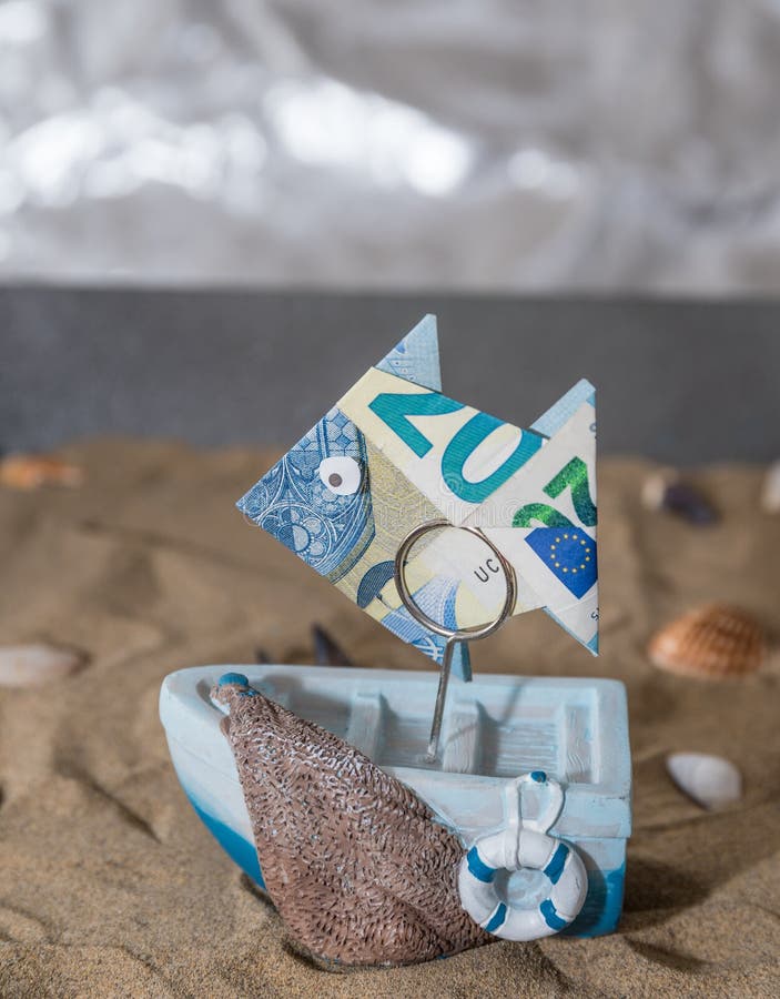 Fish with Origami - Banknote Stock Image - Image of gift, fish: 274225845