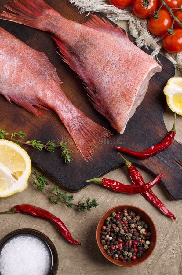 Fish raw snapper stock photo. Image of fresh, lemon - 140722940
