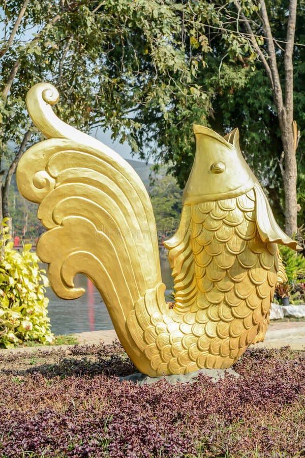 Fish sculpture stock image. Image of golden, fish, park - 43514857