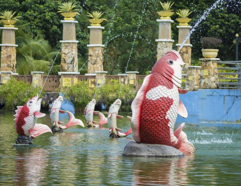 Fish Shape Fountain at Public Park Stock Image - Image of beauty, house ...