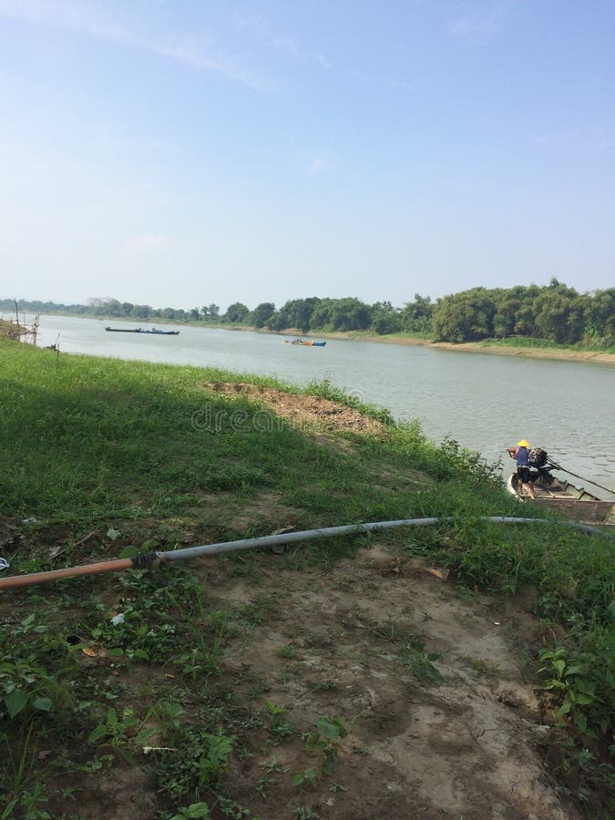 Fisherman editorial photo. Image of green, river, clean - 105961661