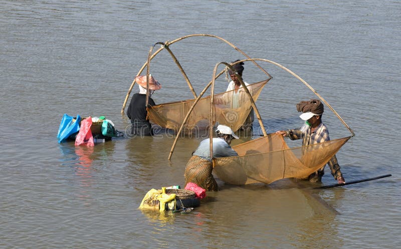 Fisherman at work editorial stock photo. Image of burma - 15237743