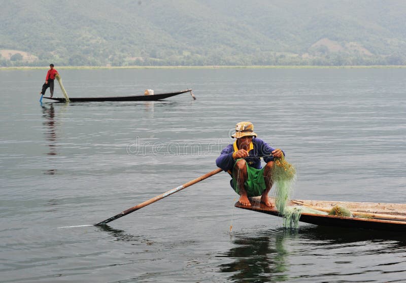 Fishermen Catch Fish on the Inle Lake in Shan, Myanmar Editorial Stock ...