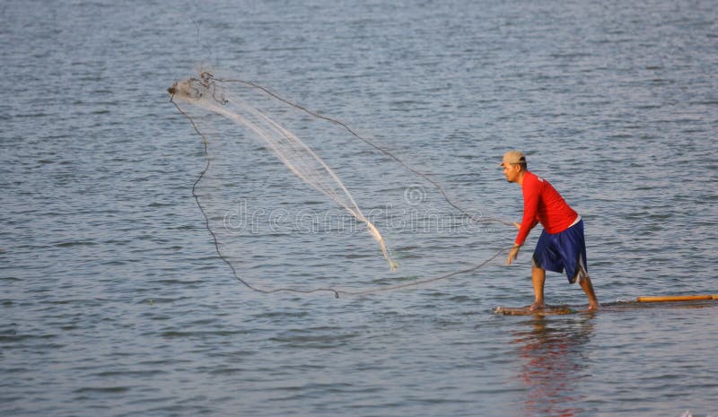 Fishermen editorial image. Image of wave, central, fishermen - 41820455