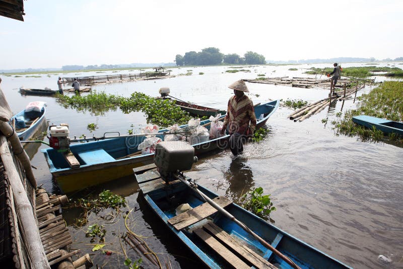 Fishermen editorial image. Image of feed, java, central - 52365215