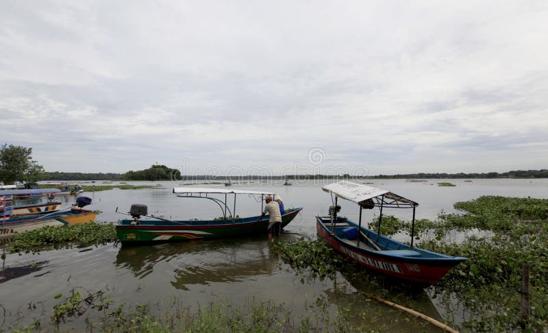 Fishermen editorial stock photo. Image of boating, loch - 38976358