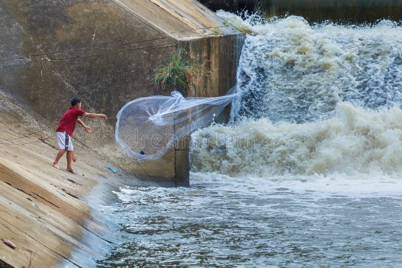 Fishermen, Throw a Net,Fishermen Throw a Net on the Rubber Dam ...