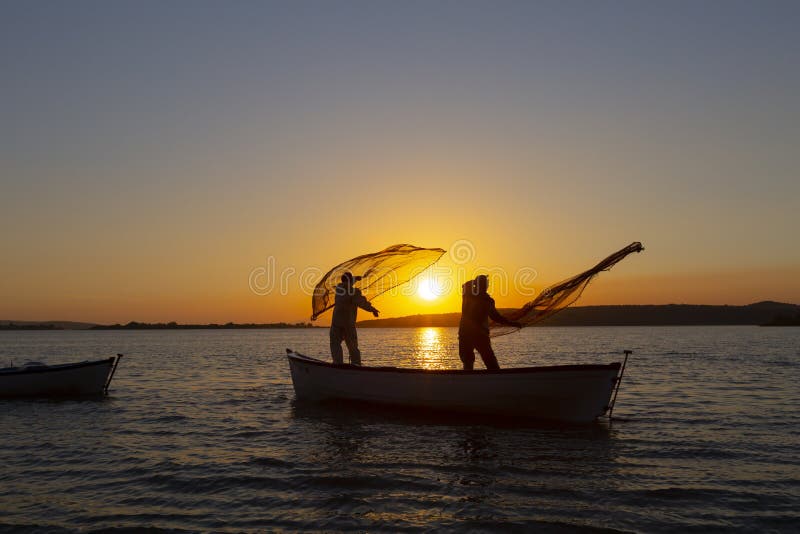 Man Throwing Fishing Net in the Mekong River Editorial Image - Image of ...