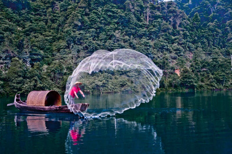 Fishing on the Dongjiang Lake Stock Image - Image of nature, asia: 37705199