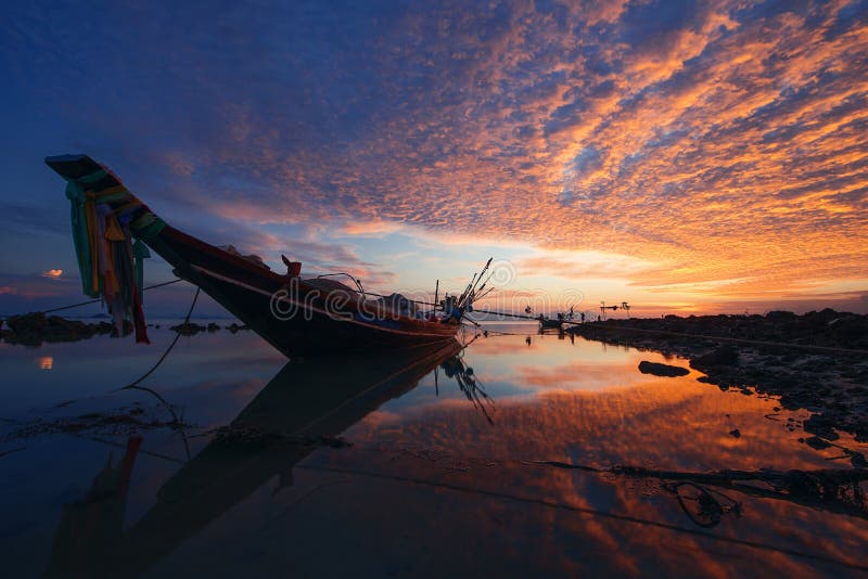 Fishing boat editorial stock photo. Image of blue, grows - 46941183