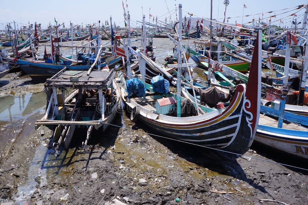Fishing boat editorial stock image. Image of perform - 57756319
