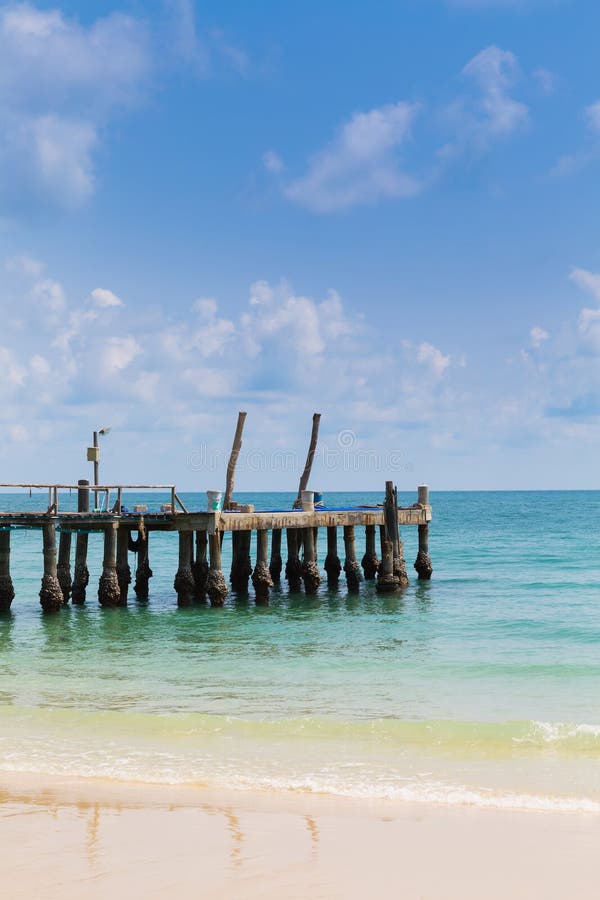 Fishing Dock Leading To the Sea Stock Photo - Image of park, dock: 80803902