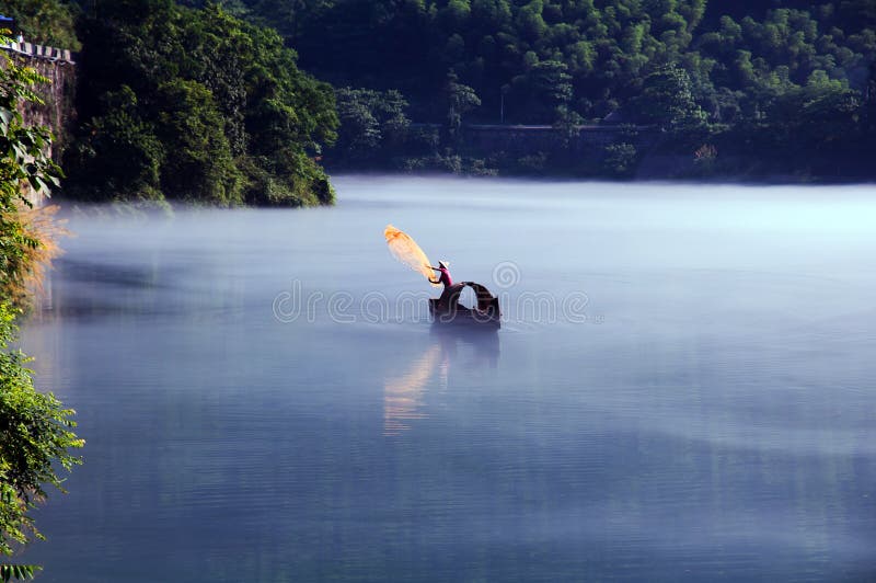 Fishing on the Dongjiang Lake Stock Image - Image of nature, asia: 37705199