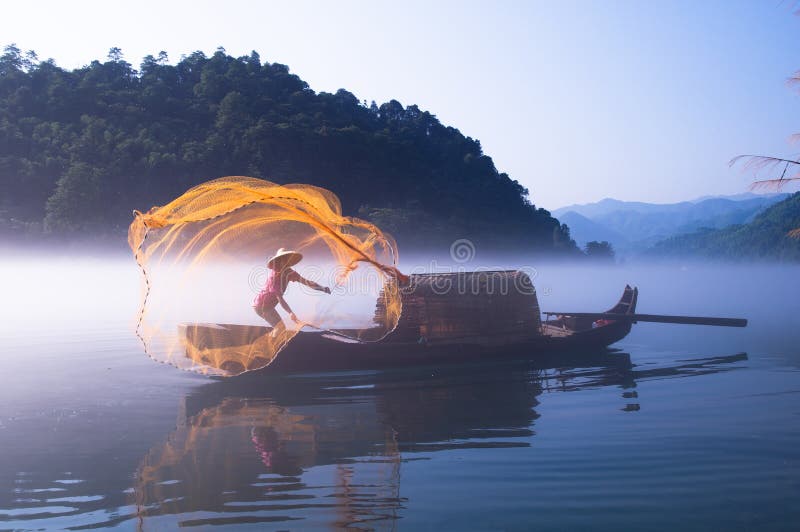 Fishing on the Dongjiang Lake Stock Image - Image of nature, asia: 37705199