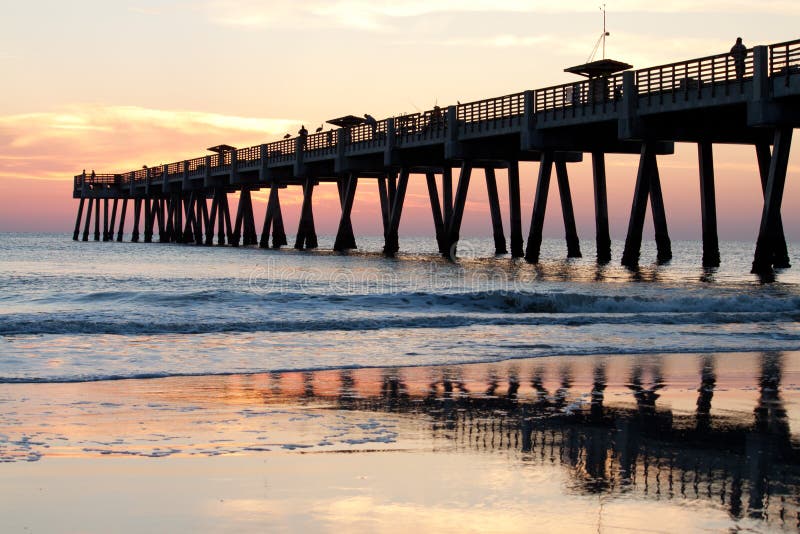 Virginia Beach Boardwalk Fishing Pier at Dawn Stock Photo - Image of ...