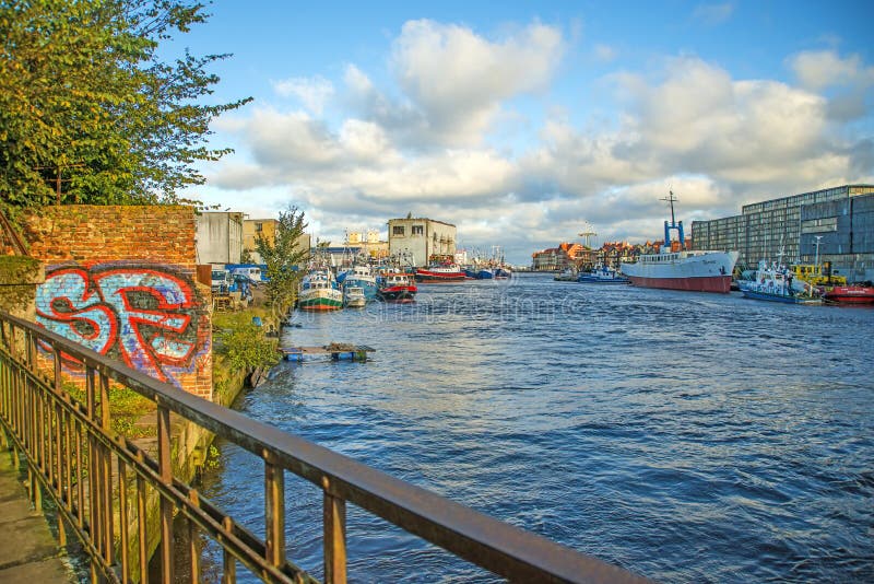 Ustka - Polen redaktionell bild. Bild av dragbro, balsam - 56647961