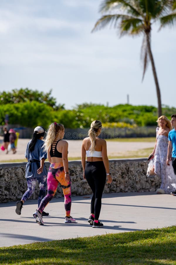Fitness Models Walking Along Miami Beach Ocean Drive Spring Break 2021 ...