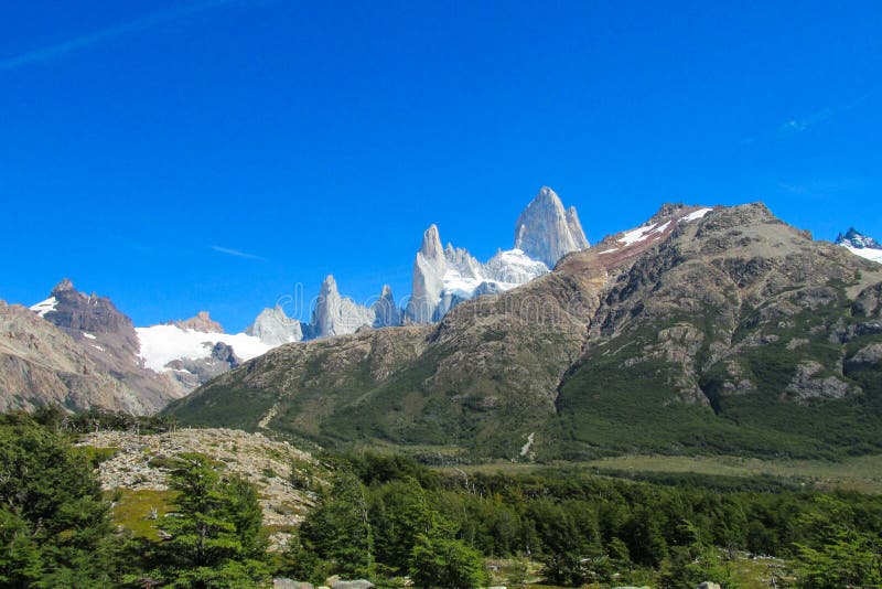 Fitz Roy mountain peak stock image. Image of laguna, field - 83351811