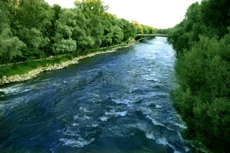 Il fiume fine immagine stock. Immagine di pacificazione - 3967343