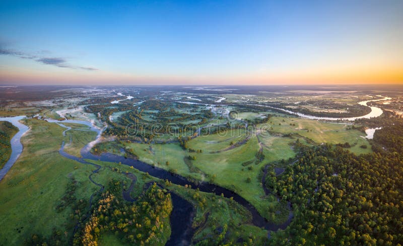 Fiume bielorusso fotografia stock. Immagine di sera, nebbia - 79882788