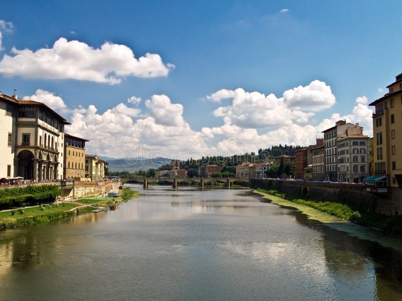 Il Fiume Di Arno, Firenze, Italia Immagine Stock - Immagine di ...