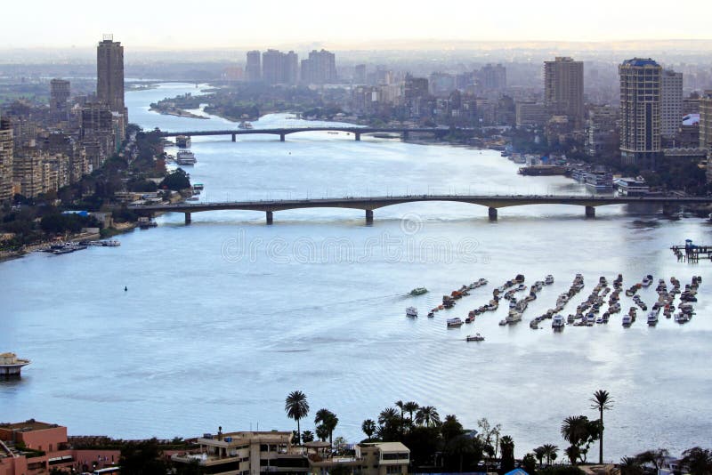 Fiume di Nilo Cairo immagine stock. Immagine di ponticello - 18158393